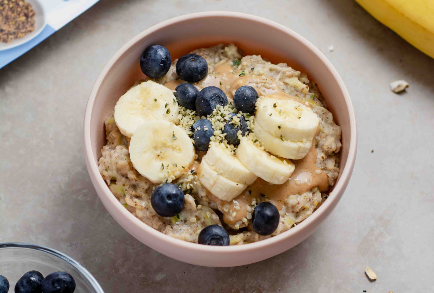 Creamy Apple Zucchini Oats – Tiny Sprouts Foods